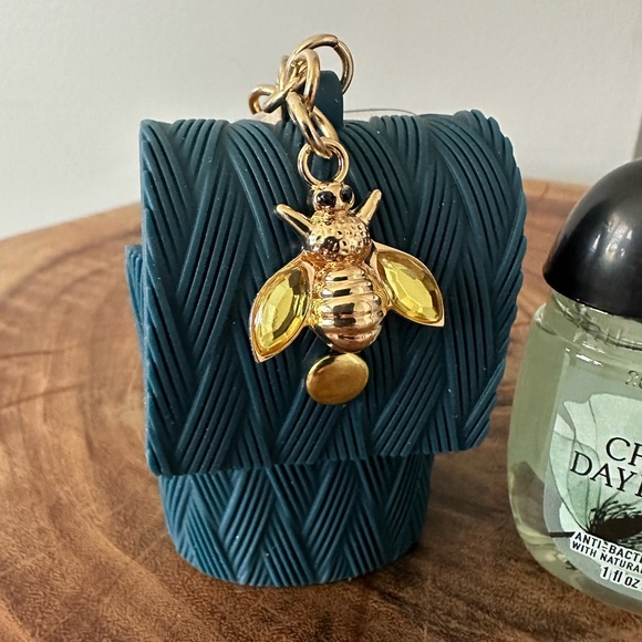 Bath & Body Works | Bath & Body | Bbw Navy Bee Snapcase Pocketbac ...